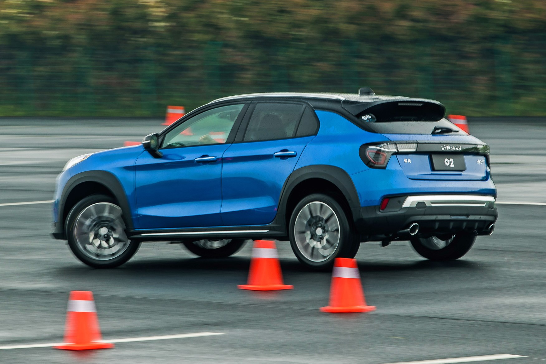 Lynk & Co 02 Review (2022) | Parkers