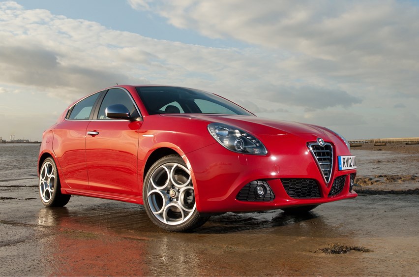 Used Alfa Romeo Giulietta Hatchback (2010 - 2020) boot space ...