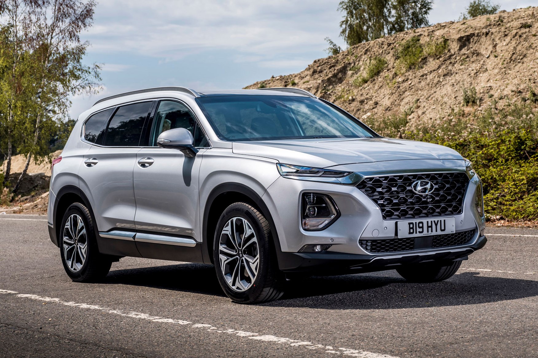 Hyundai Santa Fe Hybrid Review