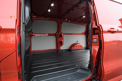 Ford Transit Custom van dimensions, capacity, payload, volume, towing