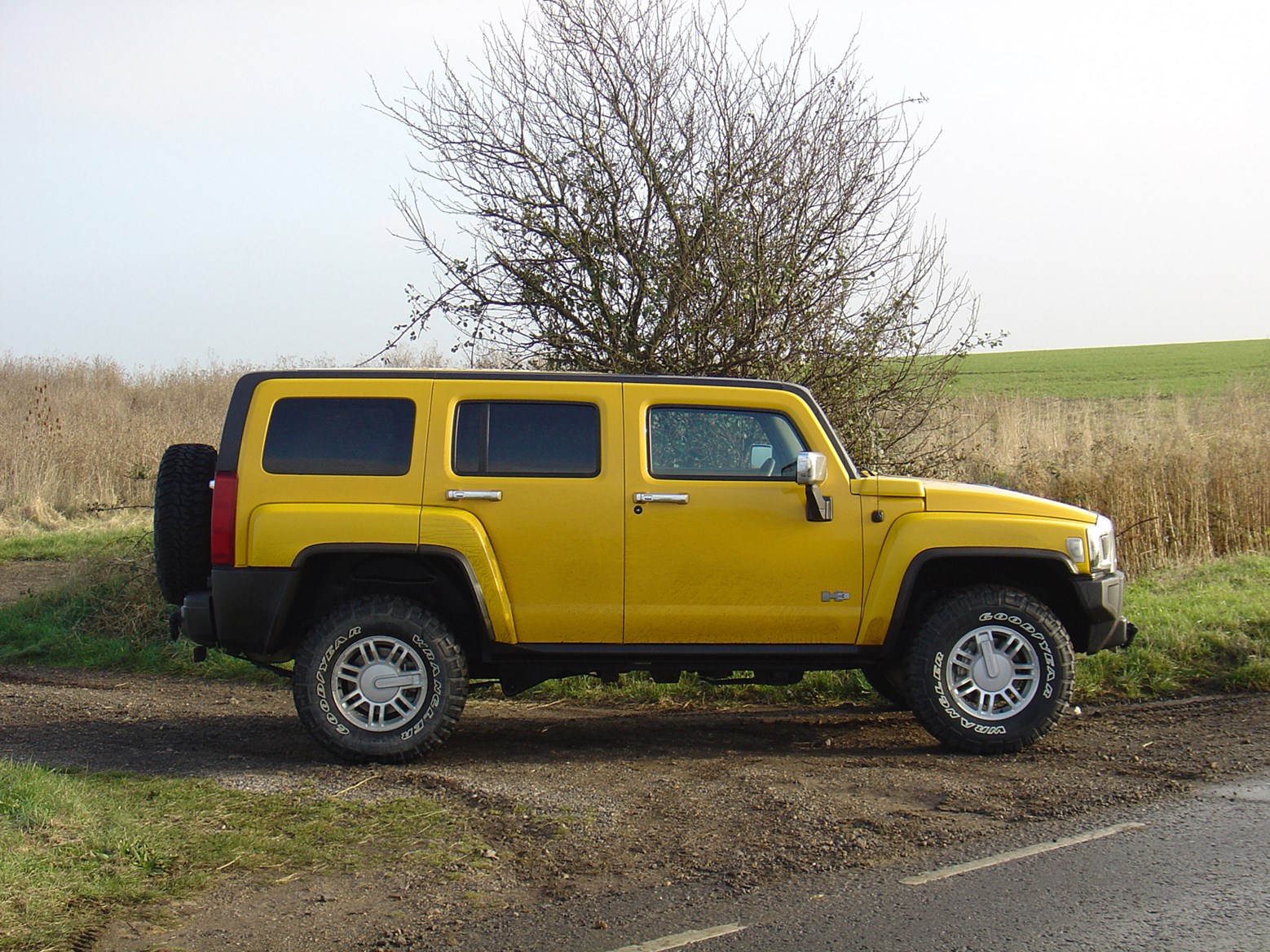 Used Hummer H3 Estate (2007 - 2010) interior, tech and comfort | Parkers