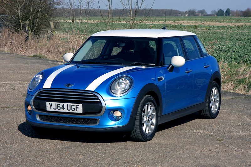 MINI Hatchback (2022) engines, drive and performance | Parkers