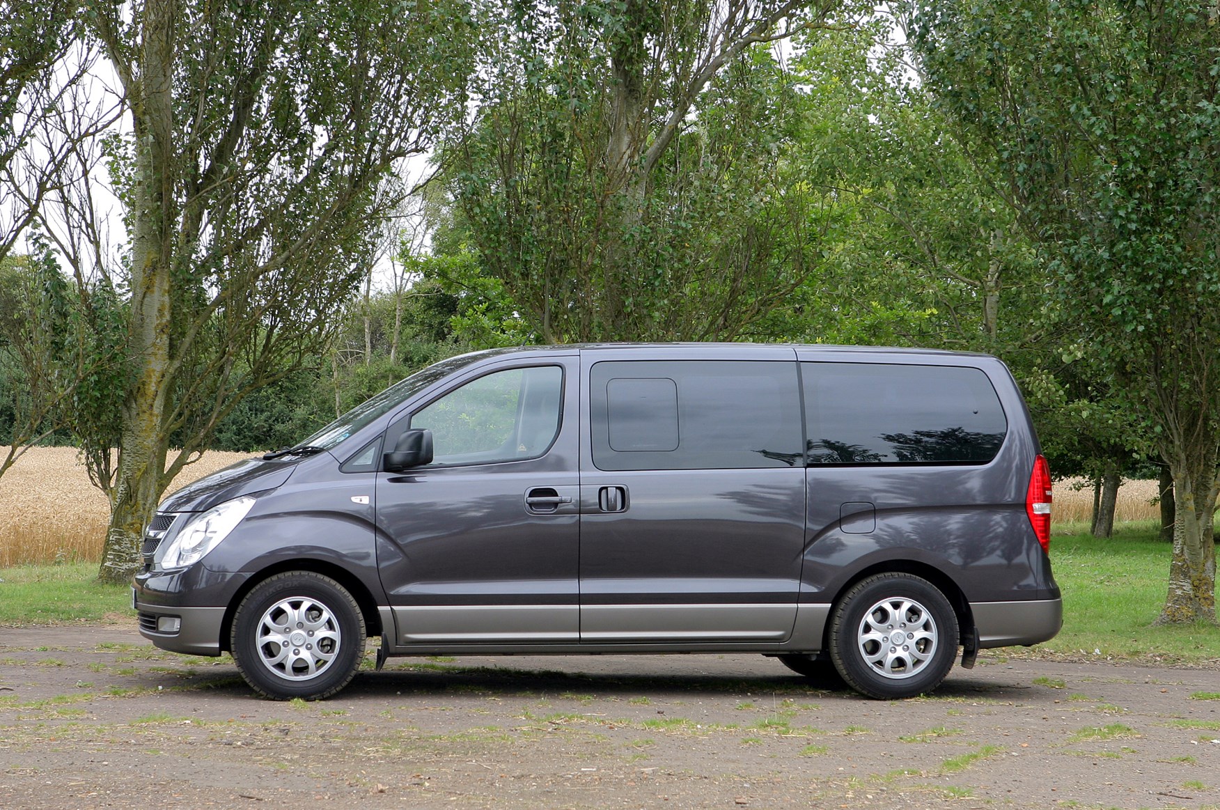 Used Hyundai i800 Estate (2008 - 2019) Review | Parkers