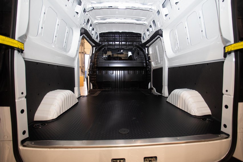 Maxus eDeliver 7 van dimensions, capacity, payload, volume, towing