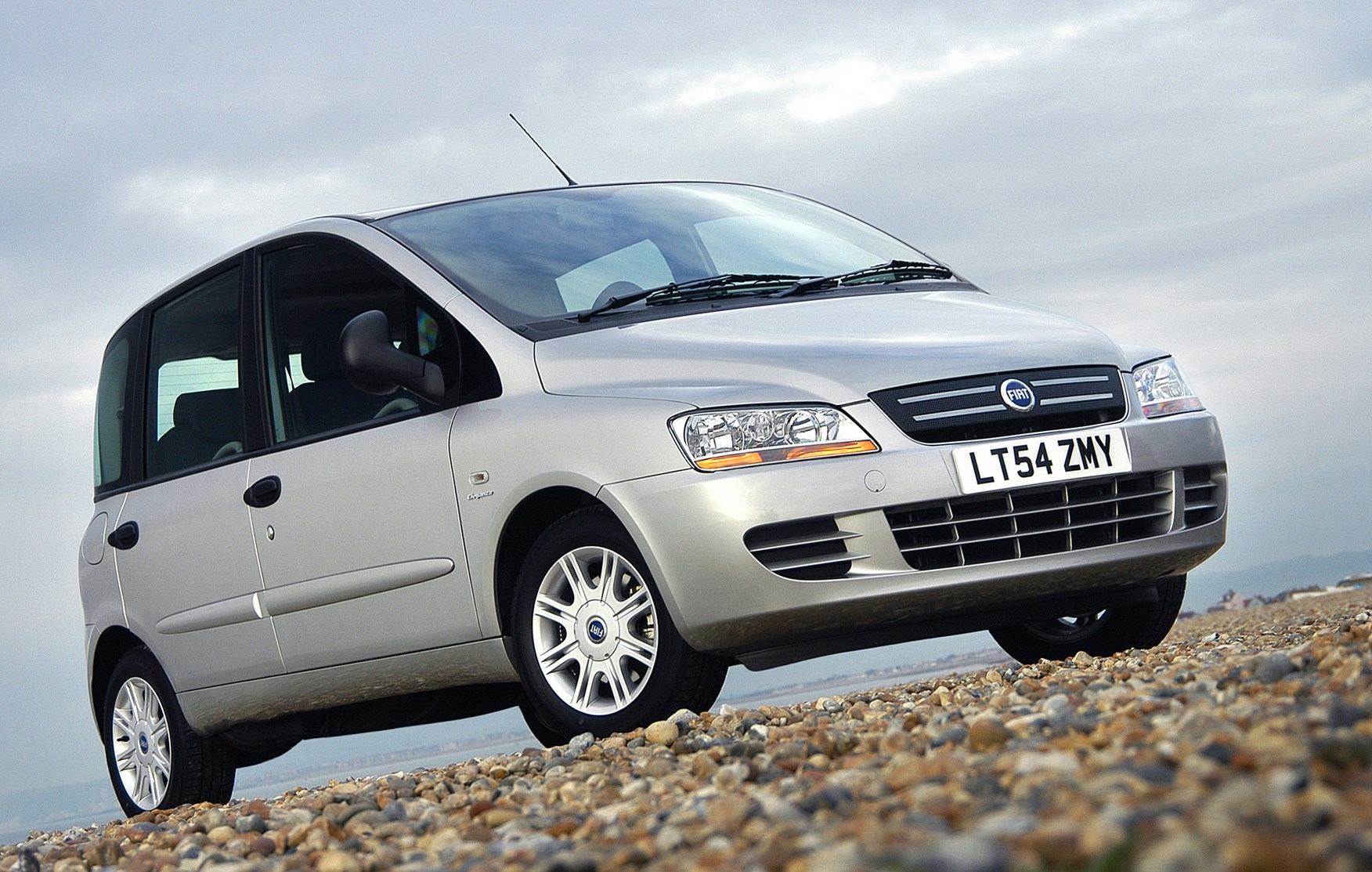 Used Fiat Multipla Estate (2000 - 2010) boot space, practicality and ...