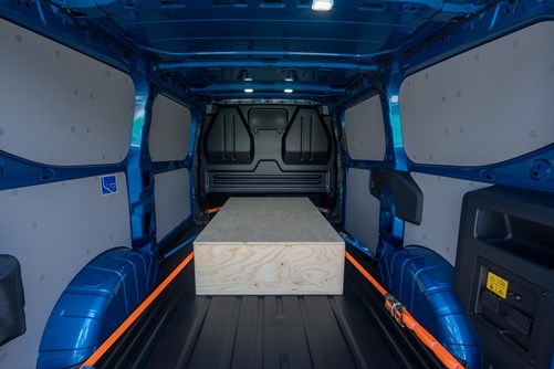 Ford Transit Custom van dimensions, capacity, payload, volume, towing