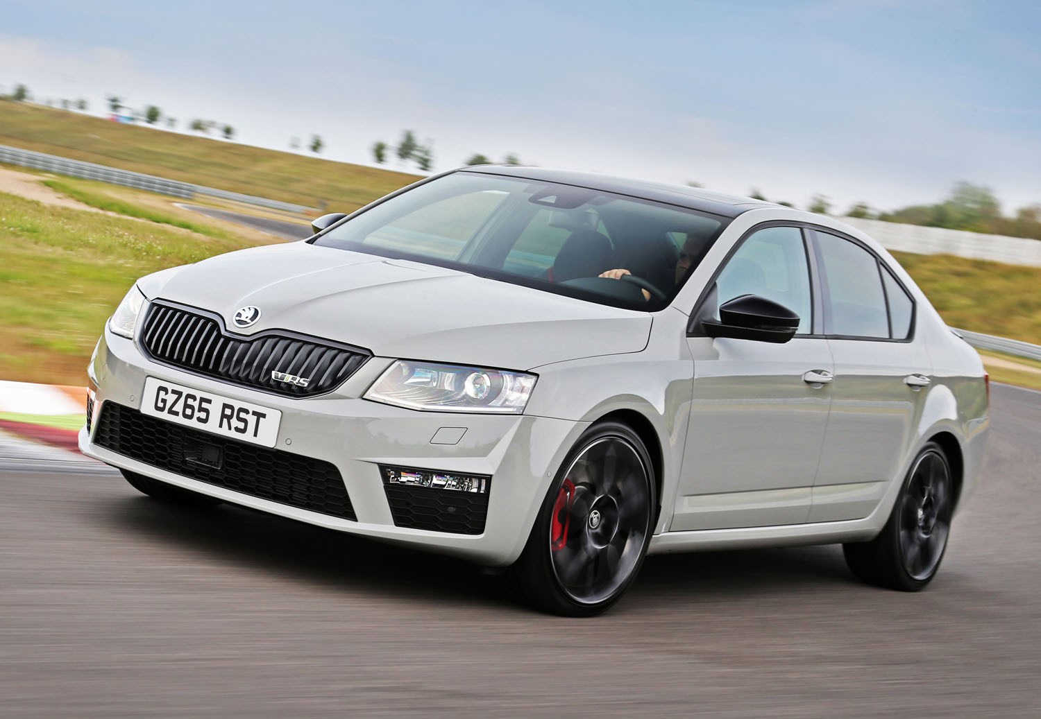 Used Skoda Octavia vRS (2013 - 2017) Review | Parkers