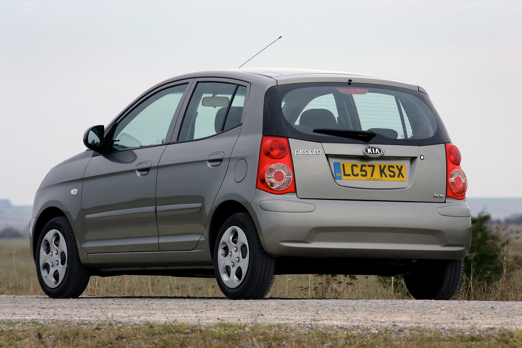 Used Kia Picanto Hatchback (2004 - 2011) Review | Parkers