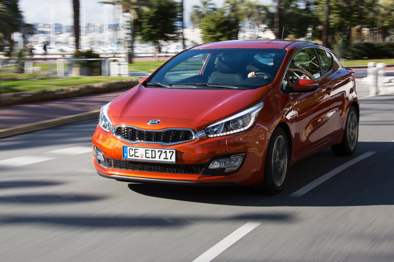 Used Kia ProCeed Hatchback (2013 - 2019) boot space, practicality and ...