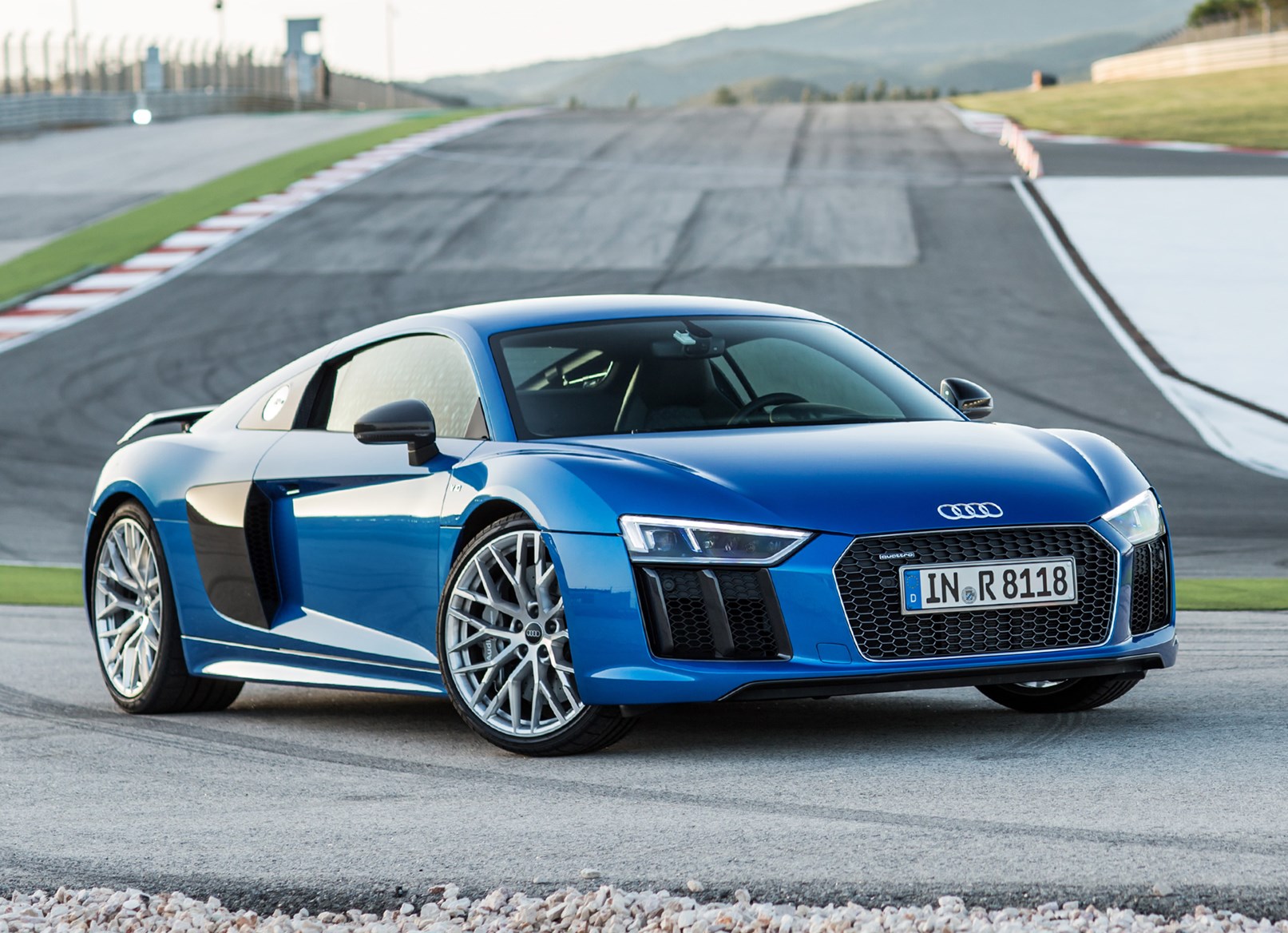 Audi R8 Review (2022) | Parkers