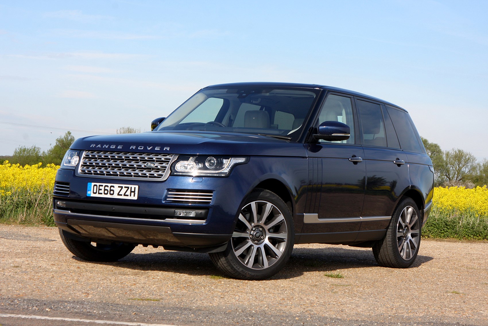 Used Land Rover Range Rover Estate (2013 - 2021) Verdict | Parkers