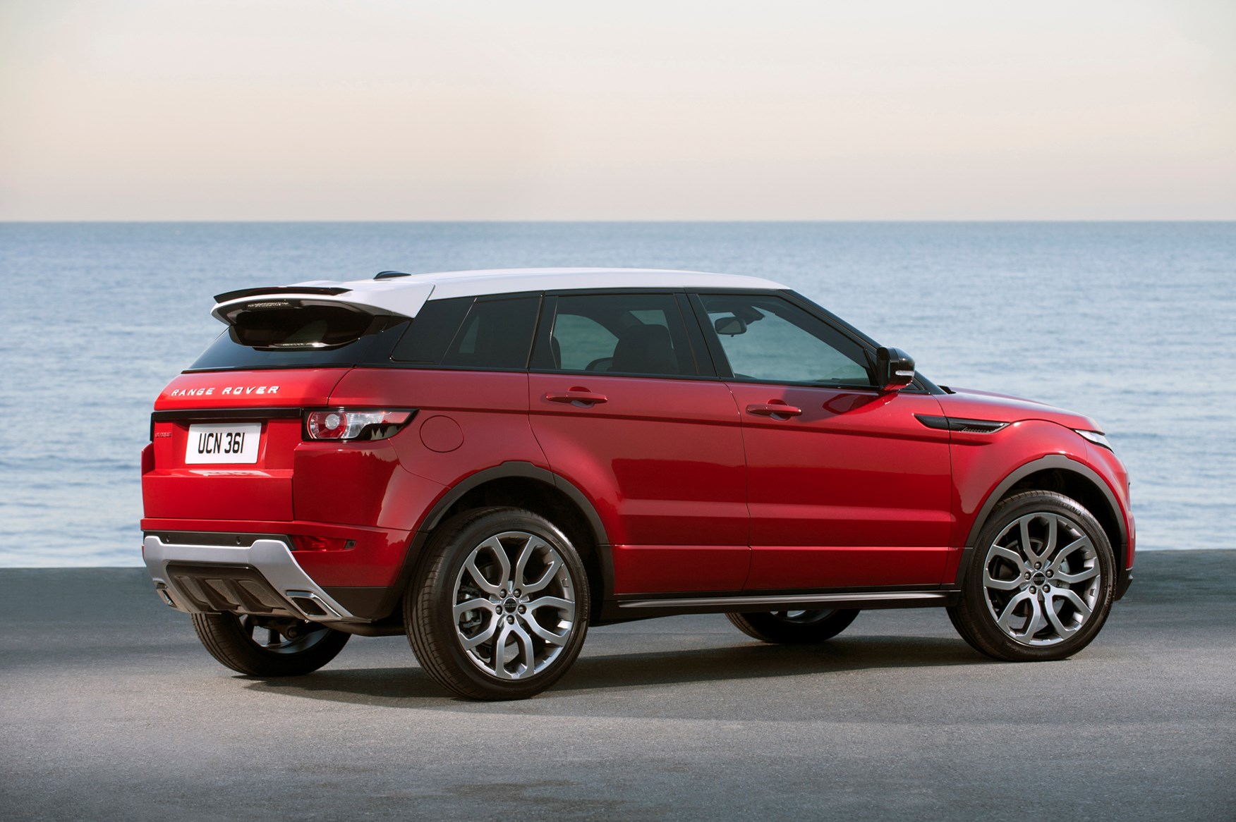 Used Land Rover Range Rover Evoque Estate (2011 - 2019) boot space ...