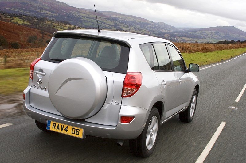 Used Toyota RAV4 Estate (2006 - 2012) Review | Parkers