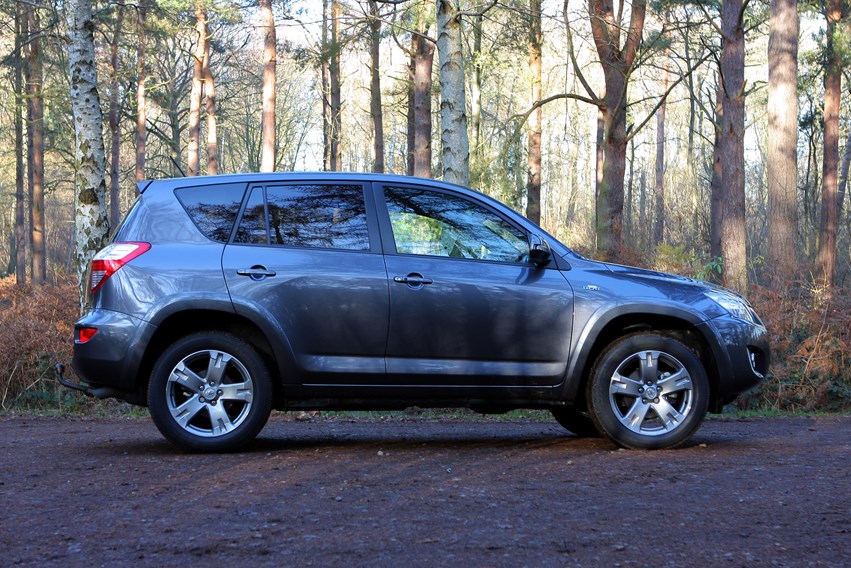Used Toyota RAV4 Estate (2006 - 2012) Review | Parkers