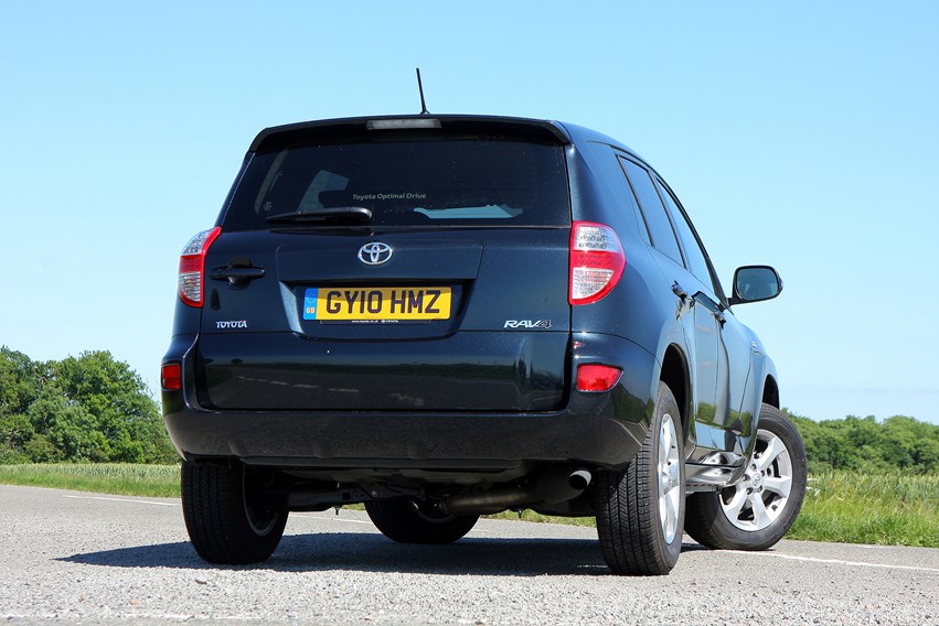 Used Toyota RAV4 Estate (2006 - 2012) Review | Parkers