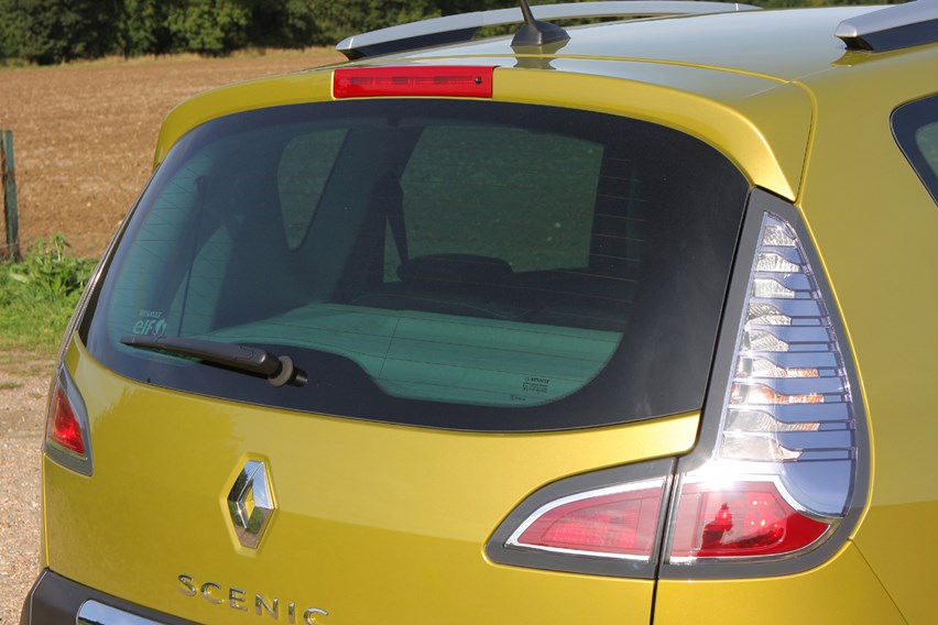 Used Renault Scenic XMOD (2013 - 2015) boot space, practicality and ...