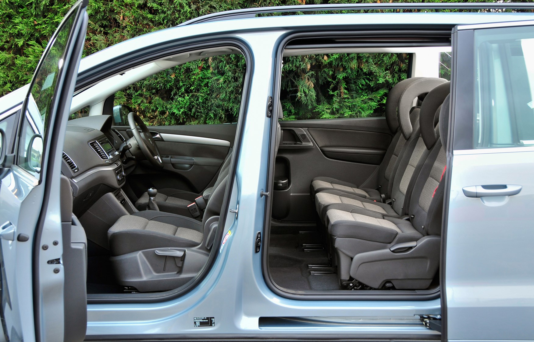 Used Volkswagen Sharan Estate (2010 - 2021) boot space, practicality ...