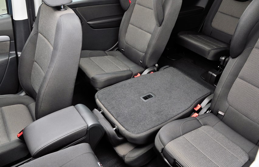 Used Volkswagen Sharan Estate (2010 - 2021) boot space, practicality ...