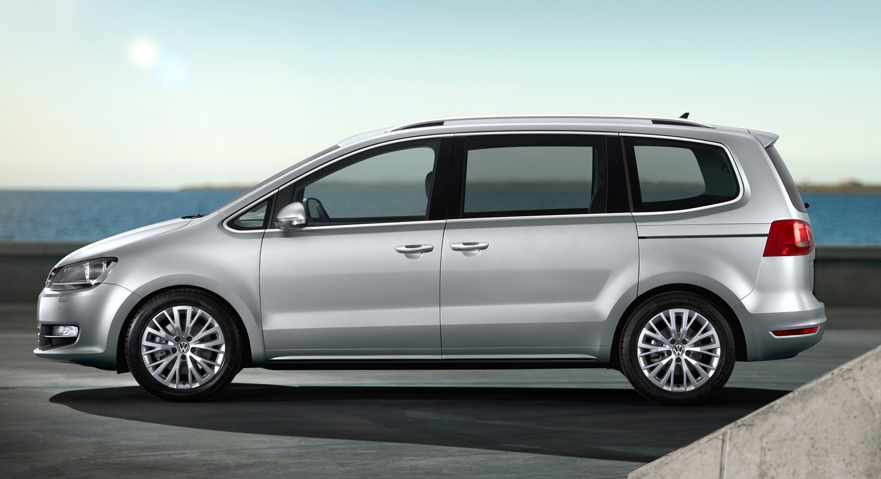 Used Volkswagen Sharan Estate (2010 - 2021) boot space, practicality ...