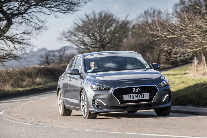 Hyundai i30 Fastback (2022) boot space, practicality and safety | Parkers
