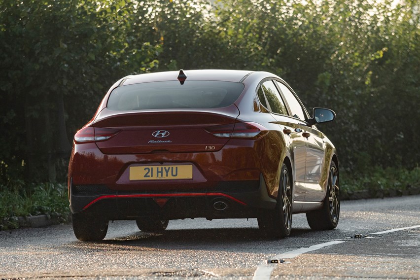 Hyundai i30 Fastback (2022) boot space, practicality and safety | Parkers