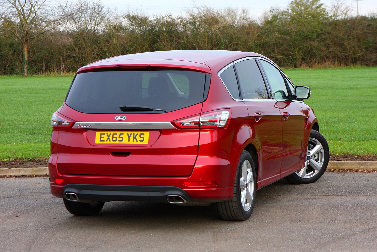 Ford S-MAX Review (2022) | Parkers