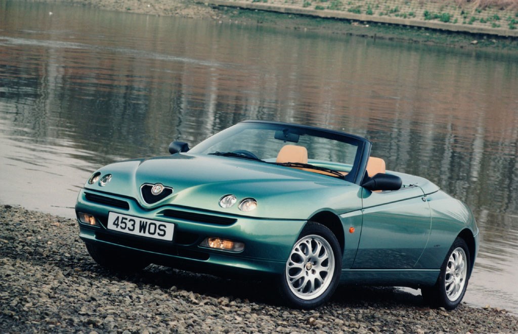 Used Alfa Romeo Spider Convertible (1996 - 2004) Review | Parkers