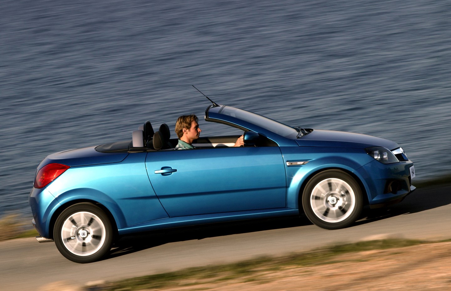 Used Vauxhall Tigra Roadster (2004 - 2009) Review | Parkers