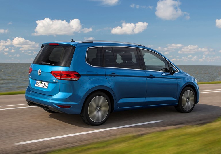 Volkswagen Touran (2022) boot space, practicality and safety | Parkers