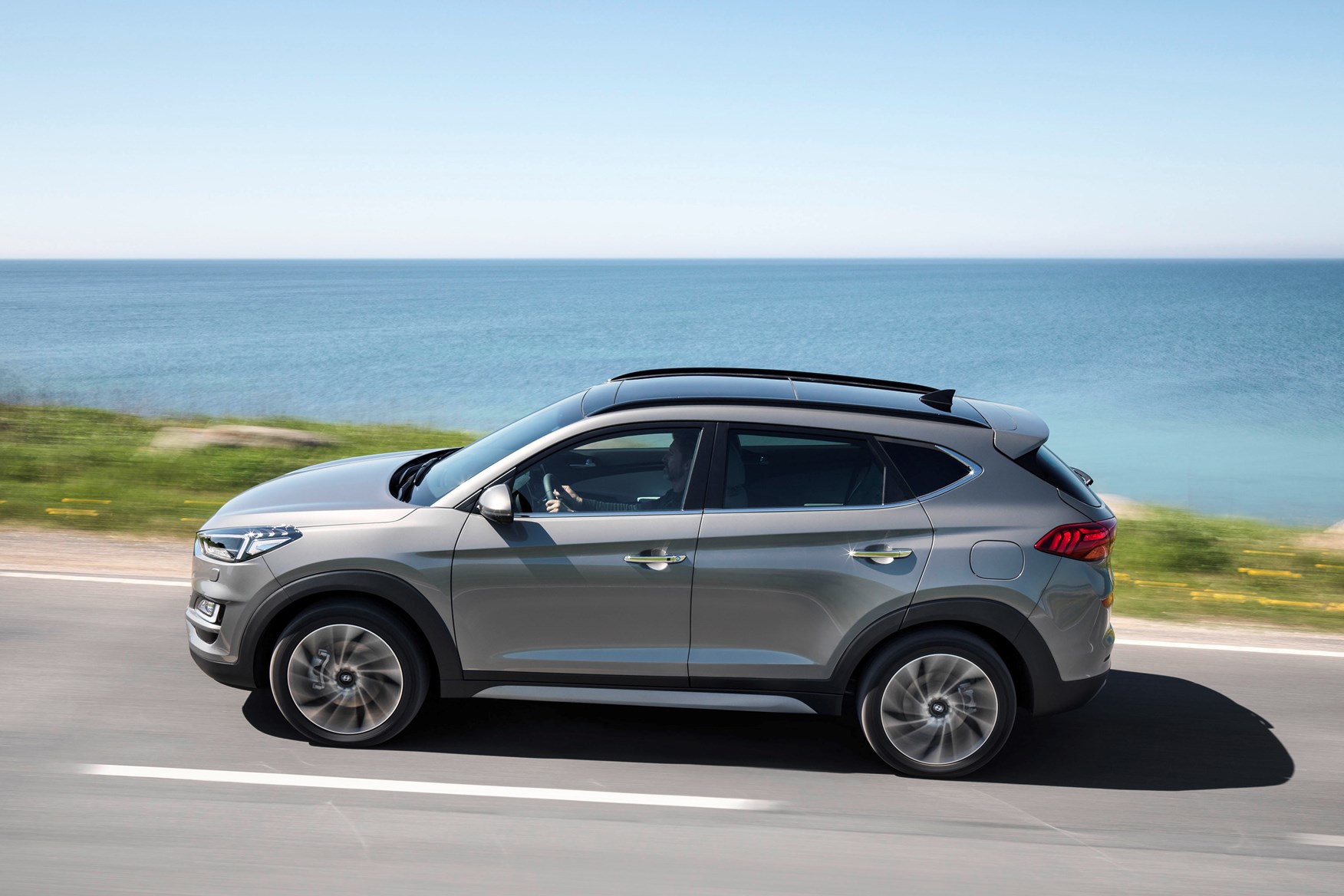 Used Hyundai Tucson Estate (2015 - 2020) boot space, practicality and ...