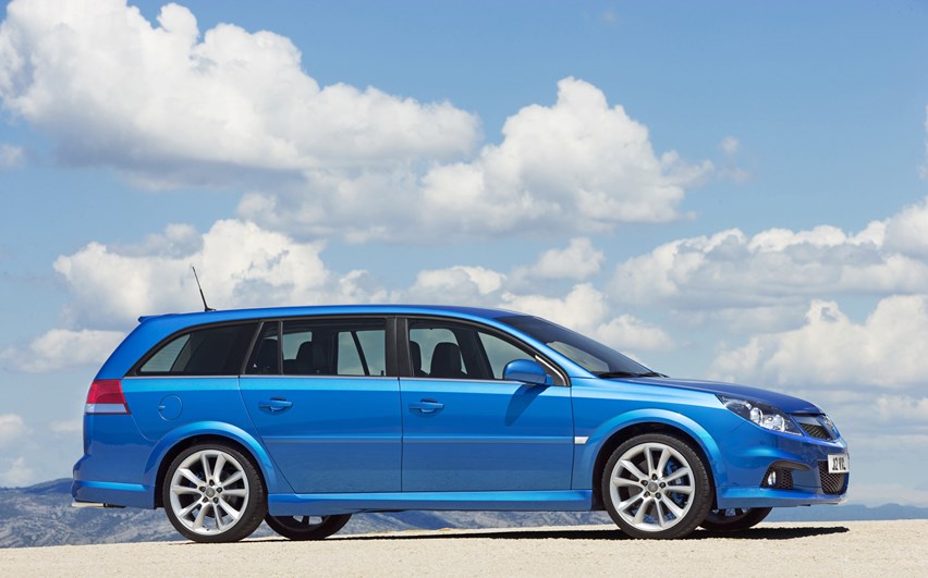 Used Vauxhall Vectra VXR (2005 - 2008) Review | Parkers