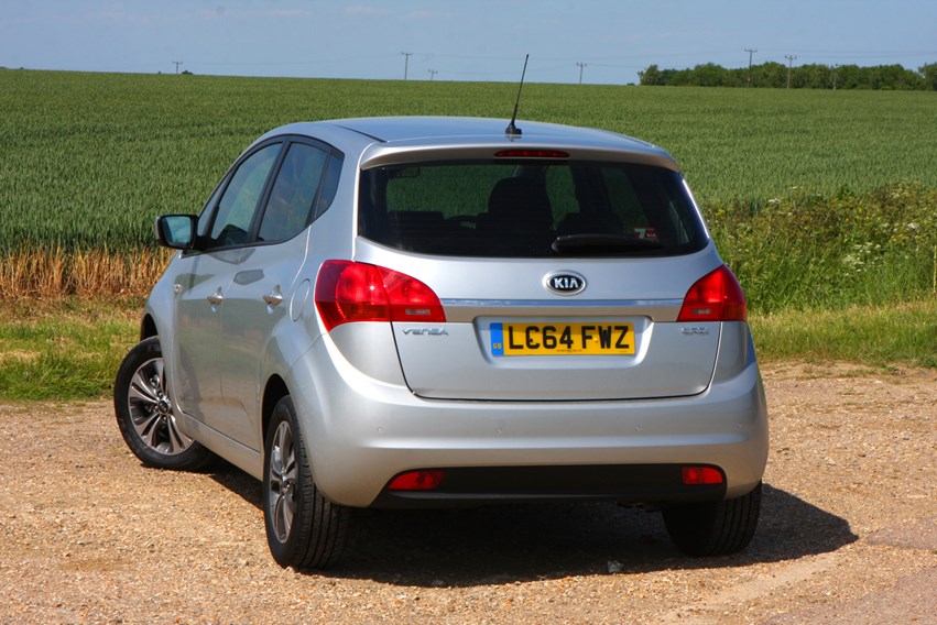 Used Kia Venga Estate (2010 - 2019) boot space, practicality and safety ...