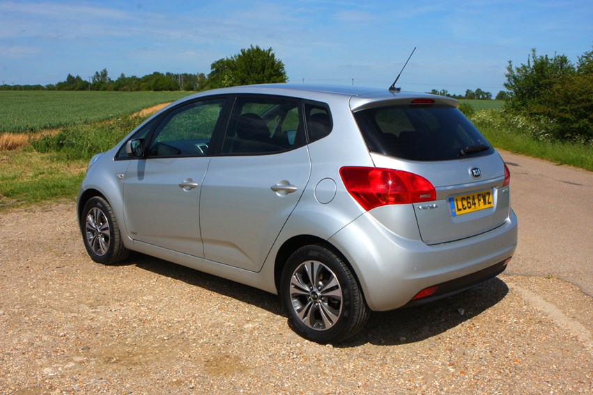 Used Kia Venga Estate (2010 - 2019) boot space, practicality and safety ...