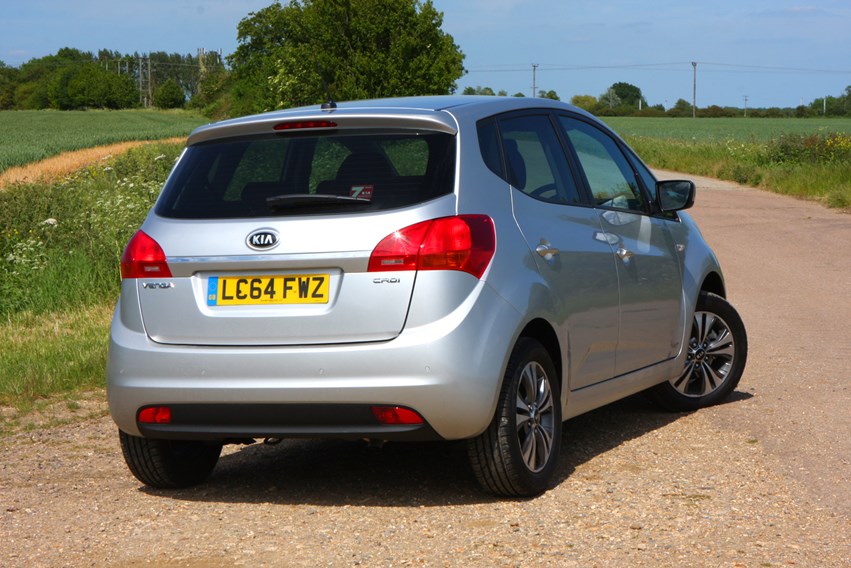 Used Kia Venga Estate (2010 - 2019) boot space, practicality and safety ...