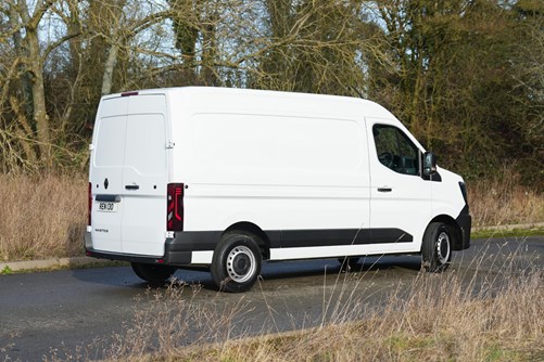 Renault Master van dimensions (2024-on), capacity, payload, volume, towing