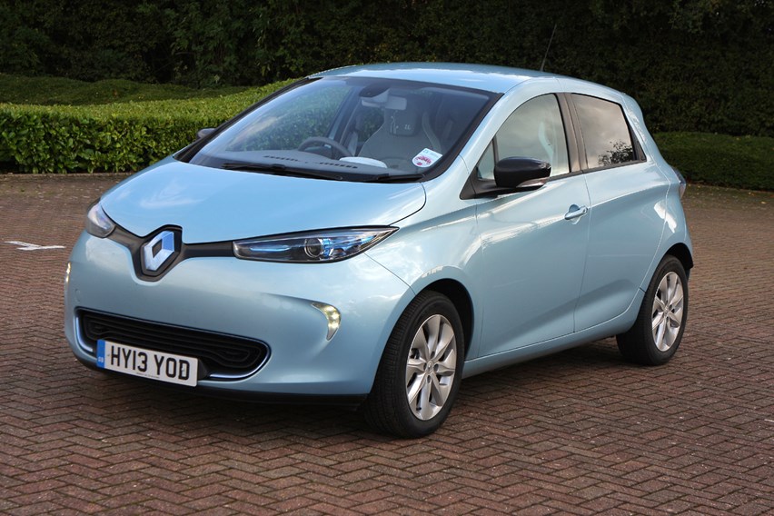 Renault Zoe (2022) boot space, practicality and safety | Parkers