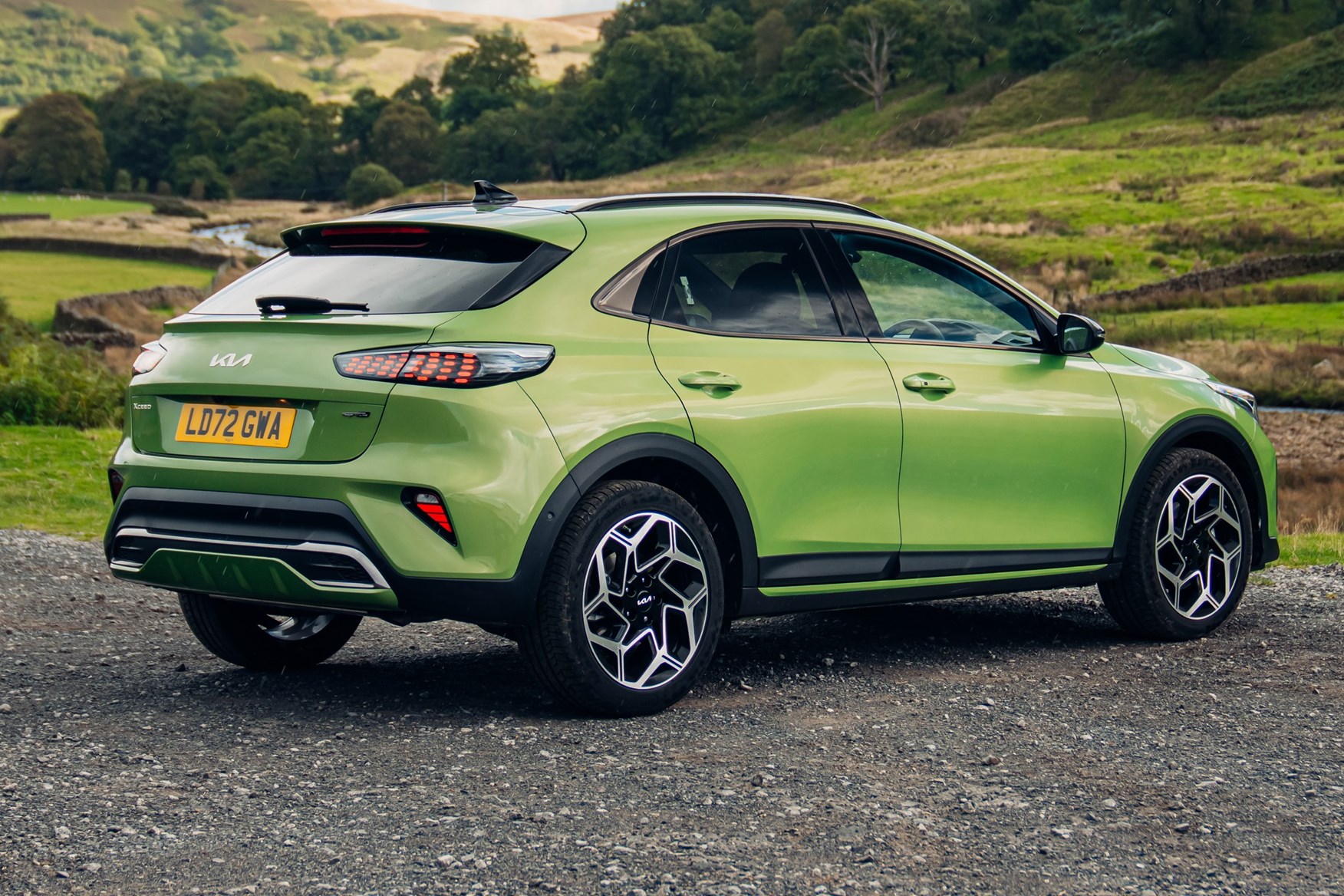 Kia Xceed (2022) boot space, practicality and safety | Parkers