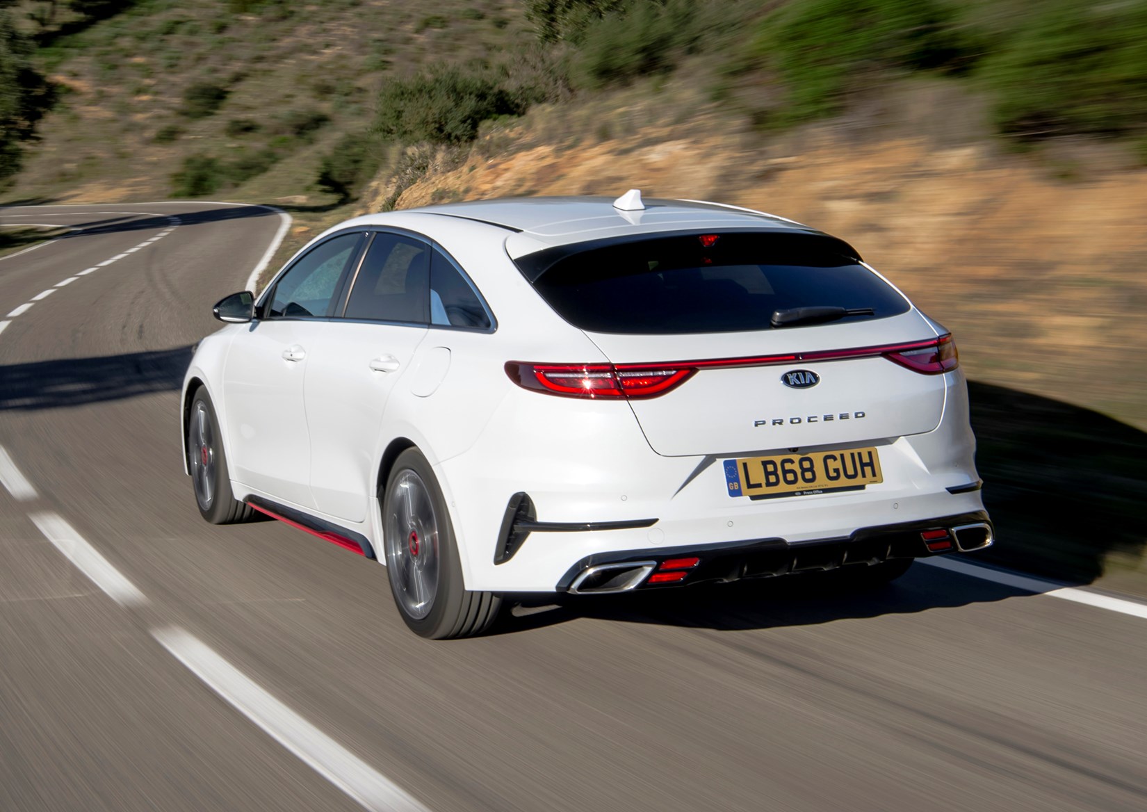 Kia ProCeed (2022) boot space, practicality and safety | Parkers