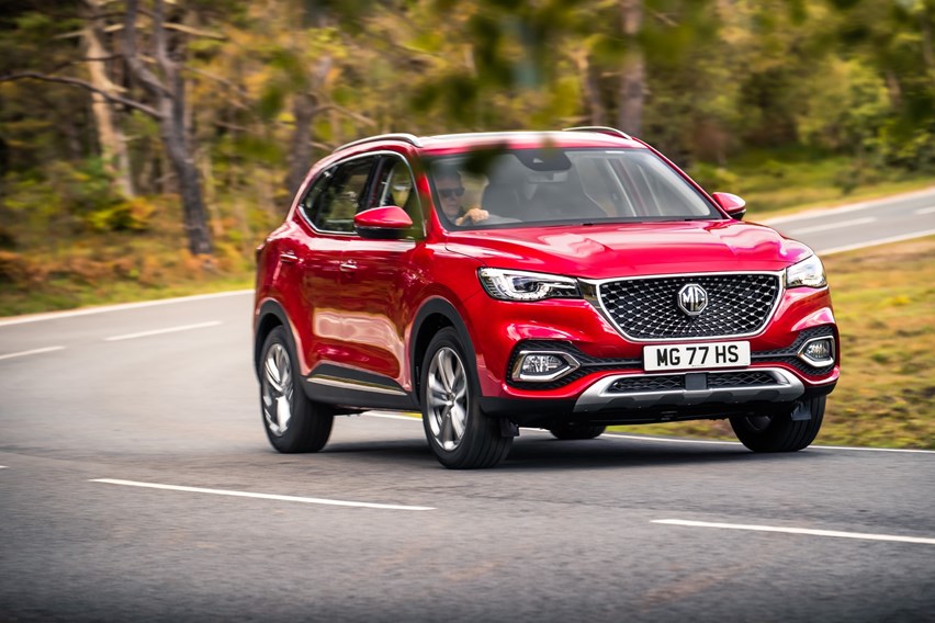 MG HS (2022) boot space, practicality and safety | Parkers