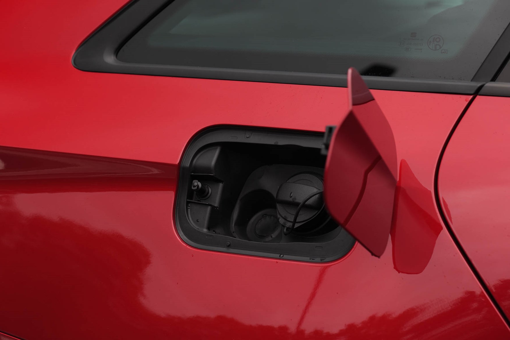 SEAT Leon Estate (2023) boot space, practicality and safety | Parkers