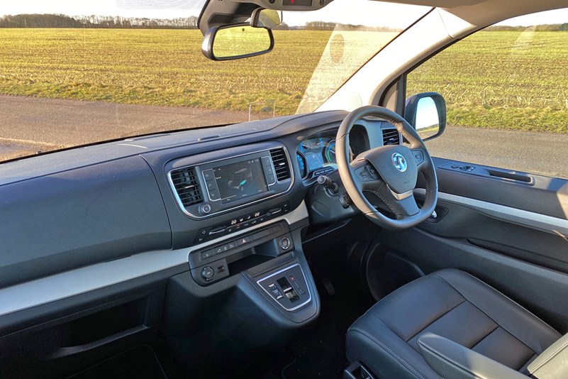 Vauxhall Vivaro-e Life (2022) interior, tech and comfort | Parkers