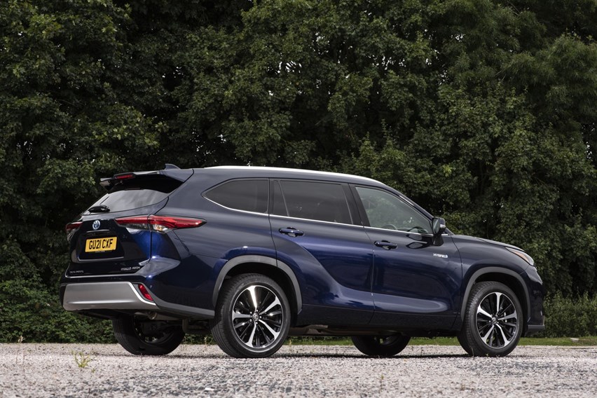 Toyota Highlander Review (2022) | Parkers