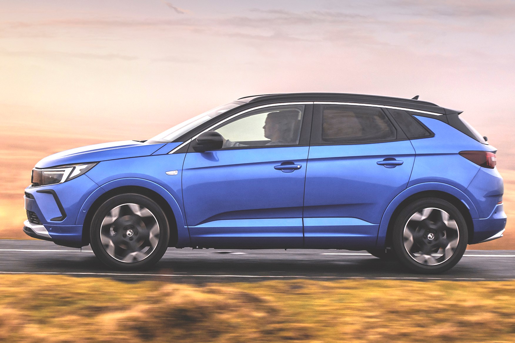 Vauxhall Grandland Review (2022) | Parkers