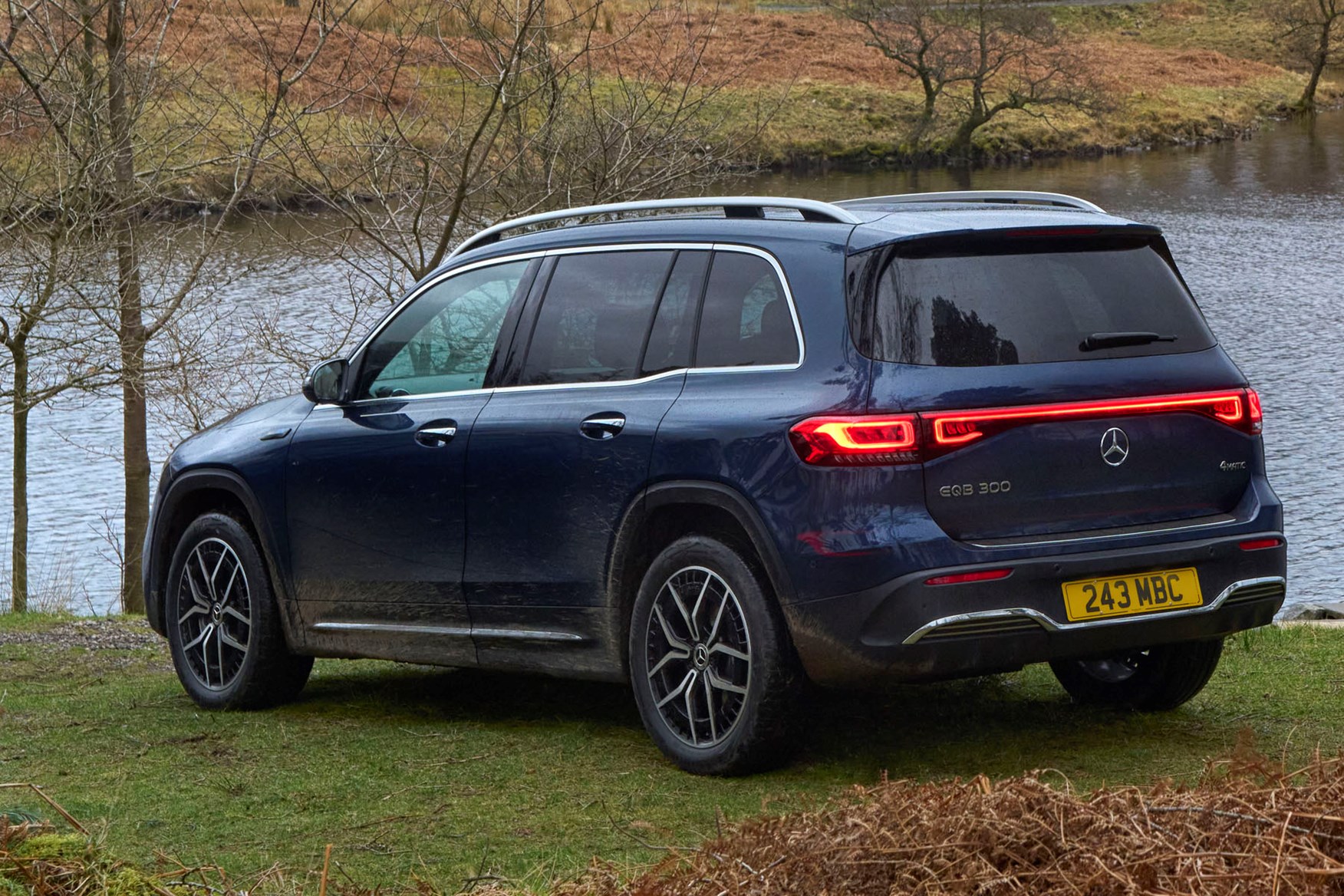 Mercedes-Benz EQB Review (2022) | Parkers