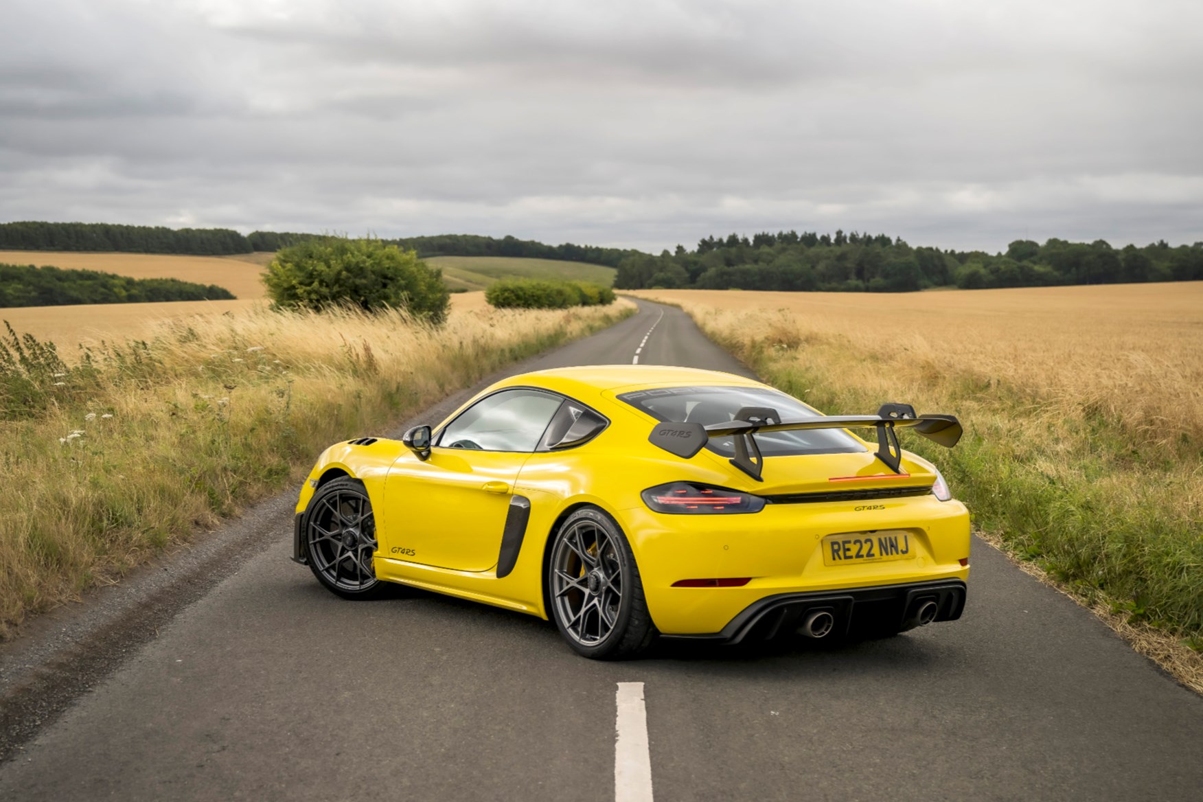 Porsche 718 Cayman (2023) engines, drive and performance | Parkers