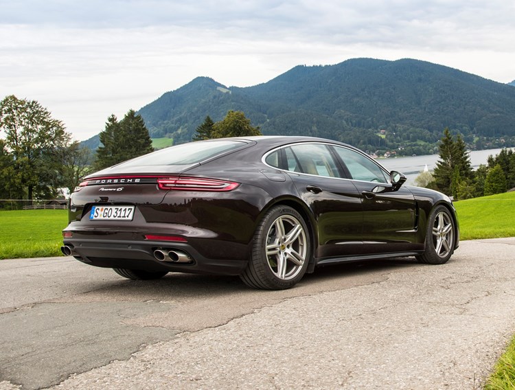 Porsche Panamera (2022) boot space, practicality and safety | Parkers