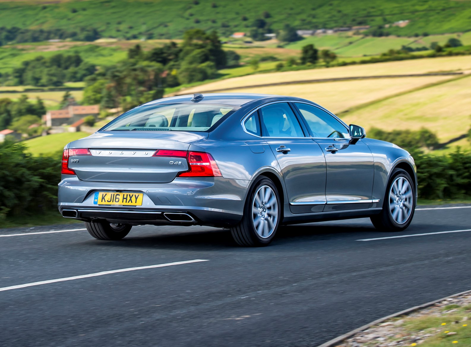 Volvo S90 (2022) boot space, practicality and safety | Parkers