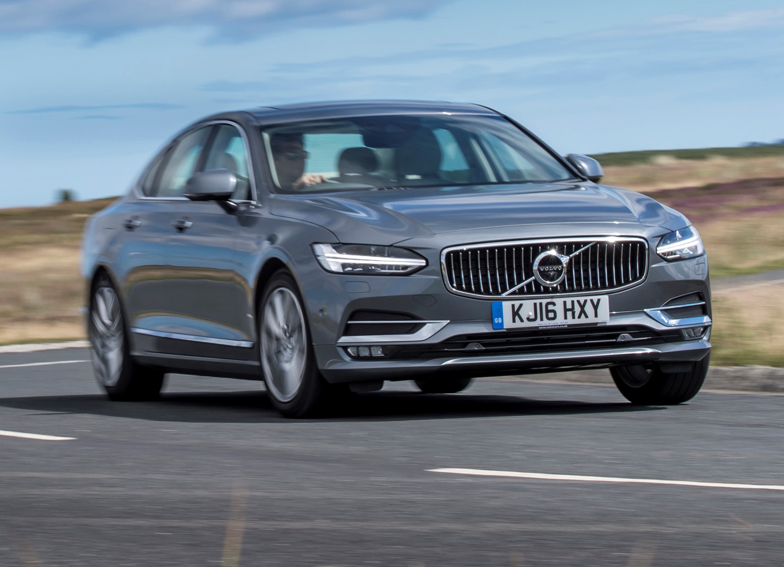 Volvo S90 (2022) engines, drive and performance | Parkers