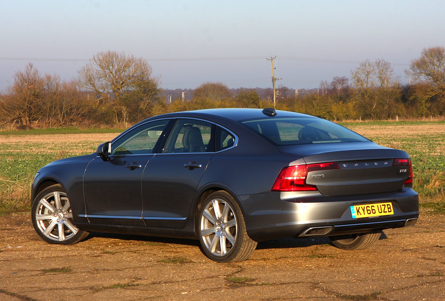 Volvo S90 (2022) boot space, practicality and safety | Parkers