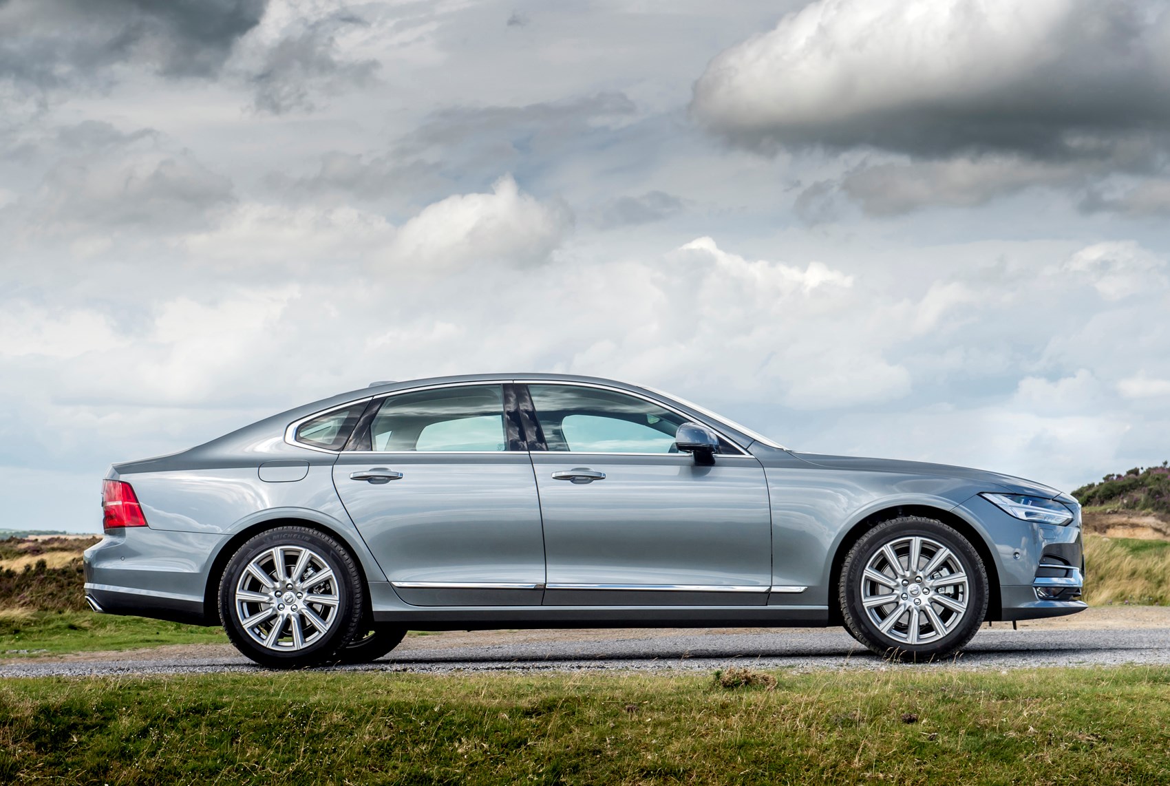 Volvo S90 Review (2022) | Parkers